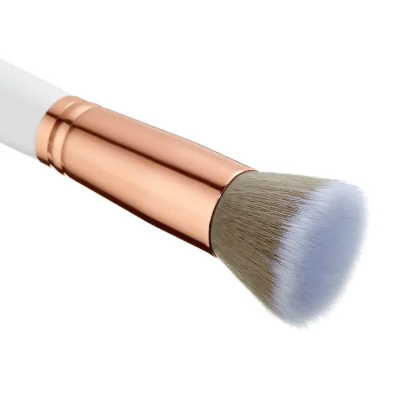 Flawless Application: Spectrum Buffing Foundation Brush
