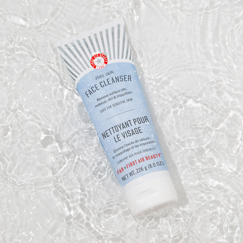 FIRST AID BEAUTY Face Cleanser- FIRST AID BEAUTY Cleanser
