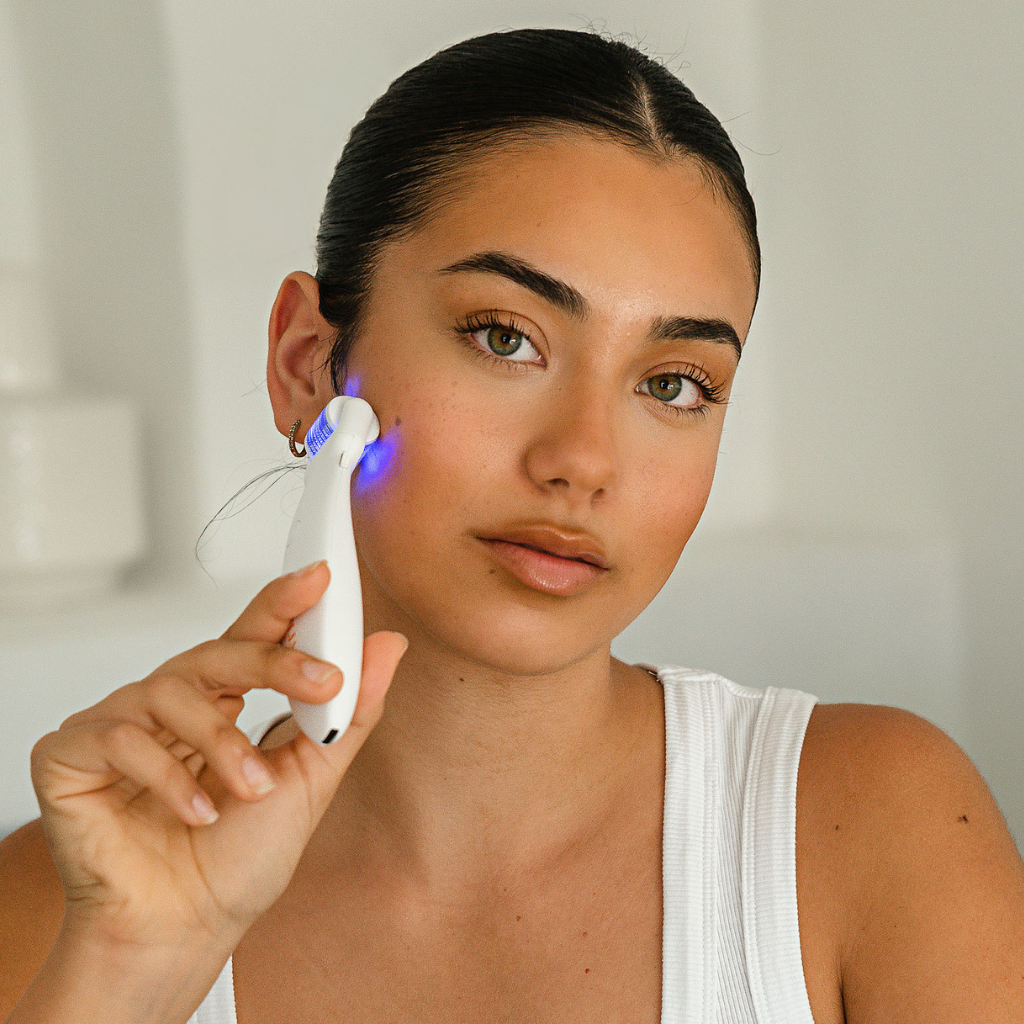 Kahlia Skin LED Derma Roller Kit - Adore Beauty